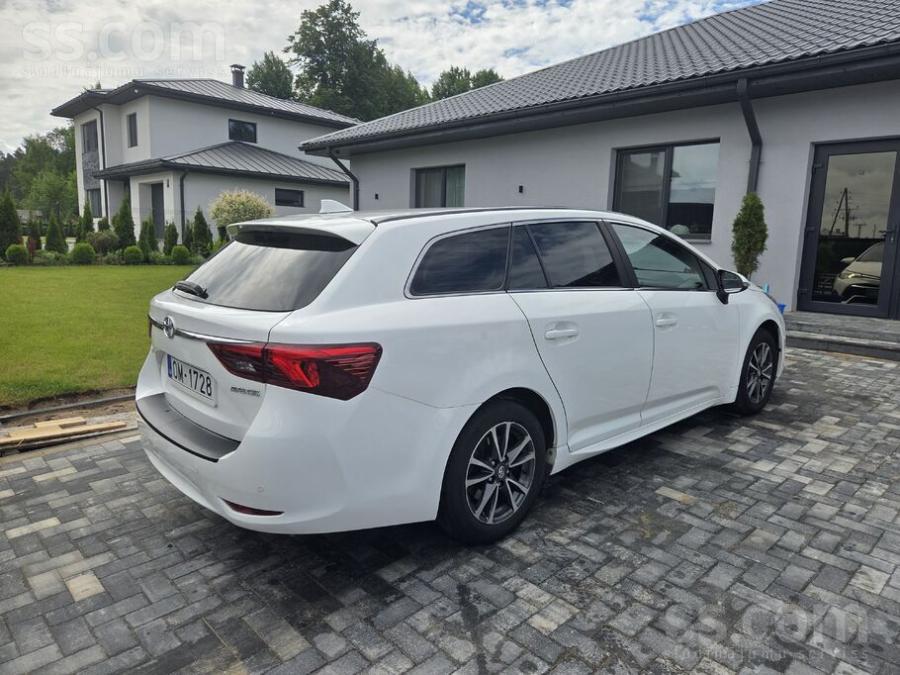 Белый Тойота Авенсис 2015 в Рига, объемом двигателя 1.60 л и пробегом 177 тыс. км за 8200 €, фото 11 на AUTOMOTO.COM.LV