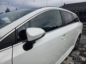 Белый Тойота Авенсис 2015 в Рига, объемом двигателя 1.60 л и пробегом 177 тыс. км за 8200 €, фото 15 на AUTOMOTO.COM.LV