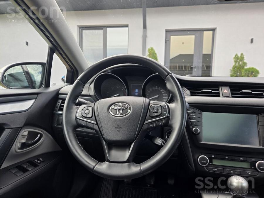Белый Тойота Авенсис 2015 в Рига, объемом двигателя 1.60 л и пробегом 177 тыс. км за 8200 €, фото 21 на AUTOMOTO.COM.LV