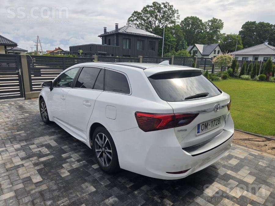 Белый Тойота Авенсис 2015 в Рига, объемом двигателя 1.60 л и пробегом 177 тыс. км за 8200 €, фото 30 на AUTOMOTO.COM.LV