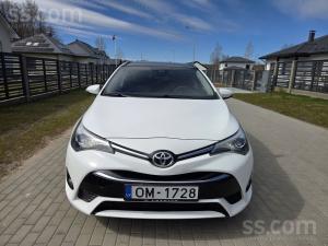 Белый Тойота Авенсис 2015 в Рига, объемом двигателя 1.60 л и пробегом 176 тыс. км за 8200 €, фото 3 на AUTOMOTO.COM.LV