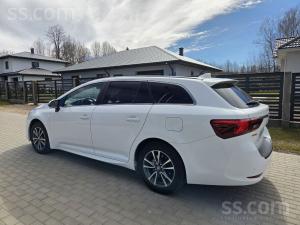 Белый Тойота Авенсис 2015 в Рига, объемом двигателя 1.60 л и пробегом 176 тыс. км за 8200 €, фото 6 на AUTOMOTO.COM.LV