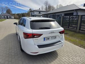 Белый Тойота Авенсис 2015 в Рига, объемом двигателя 1.60 л и пробегом 176 тыс. км за 8200 €, фото 8 на AUTOMOTO.COM.LV
