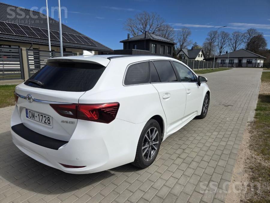 Белый Тойота Авенсис 2015 в Рига, объемом двигателя 1.60 л и пробегом 176 тыс. км за 8200 €, фото 10 на AUTOMOTO.COM.LV