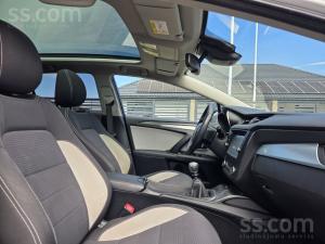 Белый Тойота Авенсис 2015 в Рига, объемом двигателя 1.60 л и пробегом 176 тыс. км за 8200 €, фото 21 на AUTOMOTO.COM.LV