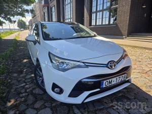White Toyota Avensis 2015 in Riga, with an engine capacity of 1.60 L and mileage of 176 thousand km for 8190 €, photo  on AUTOMOTO.COM.LV
