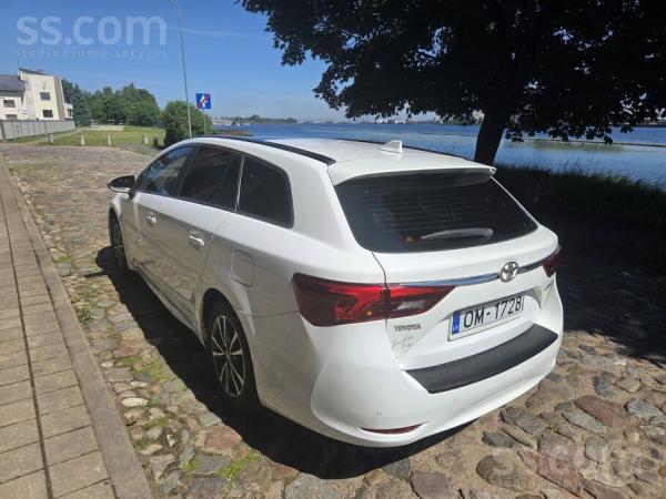 Белый Тойота Авенсис 2015 в Рига, объемом двигателя 1.60 л и пробегом 176 тыс. км за 8190 €, фото 7 на AUTOMOTO.COM.LV