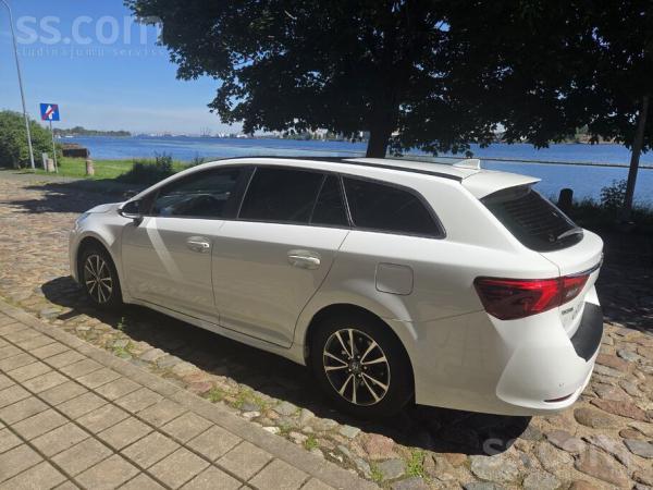 Белый Тойота Авенсис 2015 в Рига, объемом двигателя 1.60 л и пробегом 176 тыс. км за 8190 €, фото 8 на AUTOMOTO.COM.LV