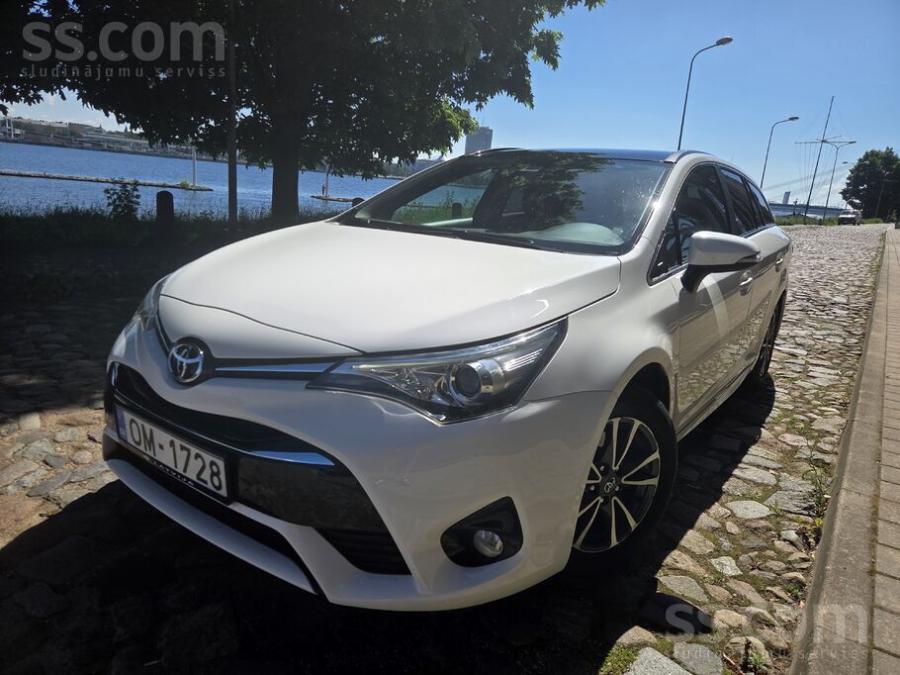 White Toyota Avensis 2015 in Riga, with an engine capacity of 1.60 L and mileage of 176 thousand km for 8190 €, photo 11 on AUTOMOTO.COM.LV