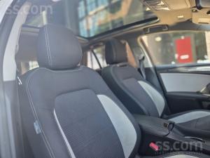 White Toyota Avensis 2015 in Riga, with an engine capacity of 1.60 L and mileage of 176 thousand km for 8190 €, photo 22 on AUTOMOTO.COM.LV