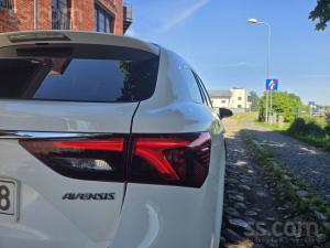 White Toyota Avensis 2015 in Riga, with an engine capacity of 1.60 L and mileage of 176 thousand km for 8190 €, photo 28 on AUTOMOTO.COM.LV