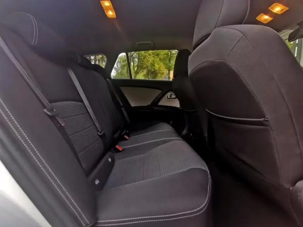 White Toyota Avensis 2015 in Riga, with an engine capacity of 2.00 L and mileage of 169 thousand km for 10900 €, photo 6 on AUTOMOTO.COM.LV