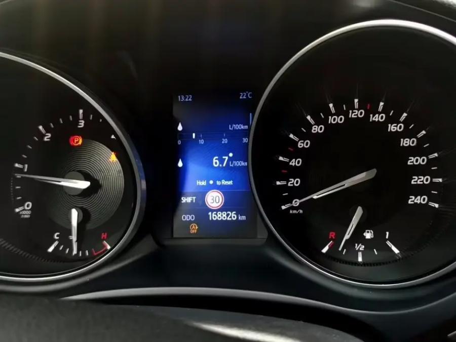 Белый Тойота Авенсис 2015 в Рига, объемом двигателя 2.00 л и пробегом 169 тыс. км за 10900 €, фото 9 на AUTOMOTO.COM.LV