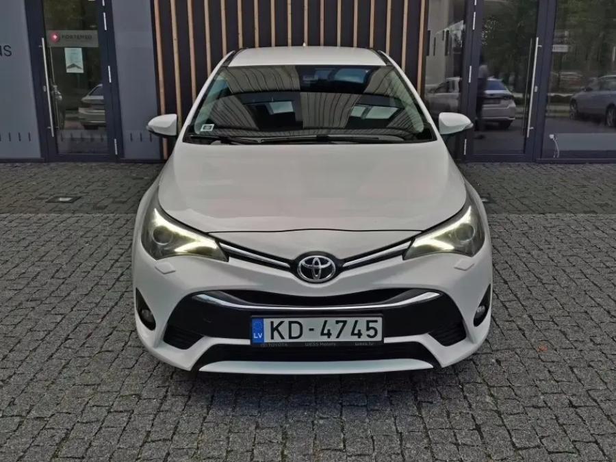 Белый Тойота Авенсис 2015 в Рига, объемом двигателя 2.00 л и пробегом 169 тыс. км за 10900 €, фото 13 на AUTOMOTO.COM.LV