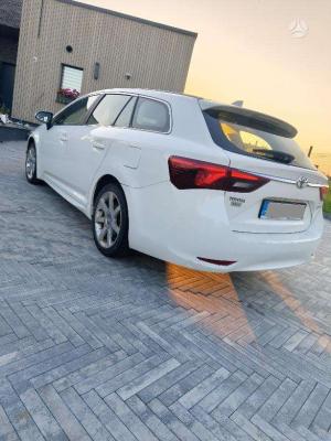 Balts Toyota Avensis 2015 Viļņa, ar dzinēja tilpumu 1.60 L un nobraukumu 372 tūkst. km par 5250 €, foto 4 vietnē AUTOMOTO.COM.LV