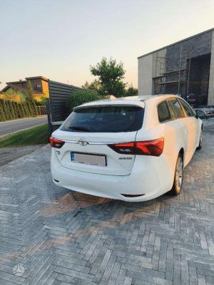 Balts Toyota Avensis 2015 Viļņa, ar dzinēja tilpumu 1.60 L un nobraukumu 372 tūkst. km par 5250 €, foto 5 vietnē AUTOMOTO.COM.LV