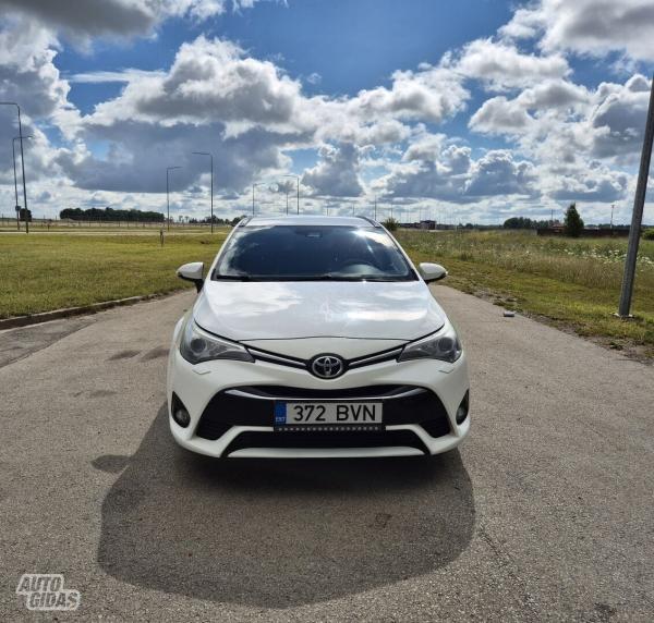 Белый Тойота Авенсис 2015 в Шяуляй, объемом двигателя 1.80 л и пробегом 366 тыс. км за 7250 €, фото 2 на AUTOMOTO.COM.LV