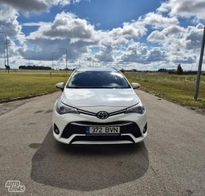 Белый Тойота Авенсис 2015 в Шяуляй, объемом двигателя 1.80 л и пробегом 366 тыс. км за 6500 €, фото 3 на AUTOMOTO.COM.LV