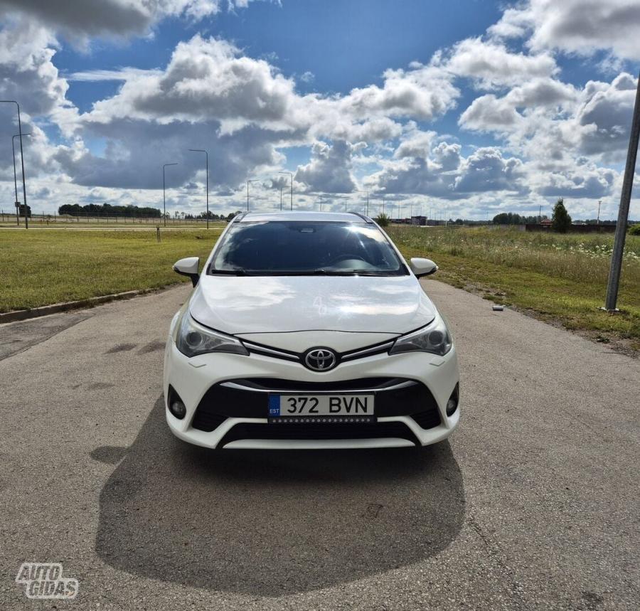 Белый Тойота Авенсис 2015 в Шяуляй, объемом двигателя 1.80 л и пробегом 366 тыс. км за 6500 €, фото 3 на AUTOMOTO.COM.LV