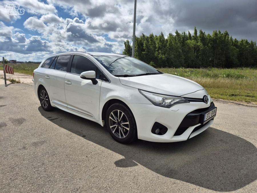 Белый Тойота Авенсис 2015 в Шяуляй, объемом двигателя 1.80 л и пробегом 366 тыс. км за 6500 €, фото 4 на AUTOMOTO.COM.LV