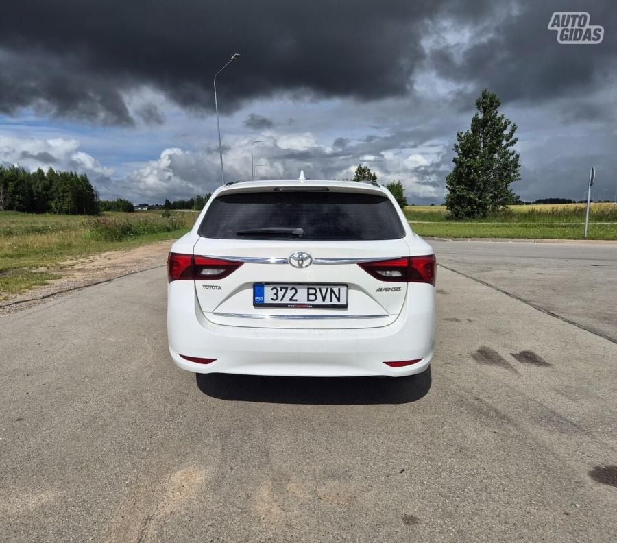 Белый Тойота Авенсис 2015 в Шяуляй, объемом двигателя 1.80 л и пробегом 366 тыс. км за 6500 €, фото 7 на AUTOMOTO.COM.LV