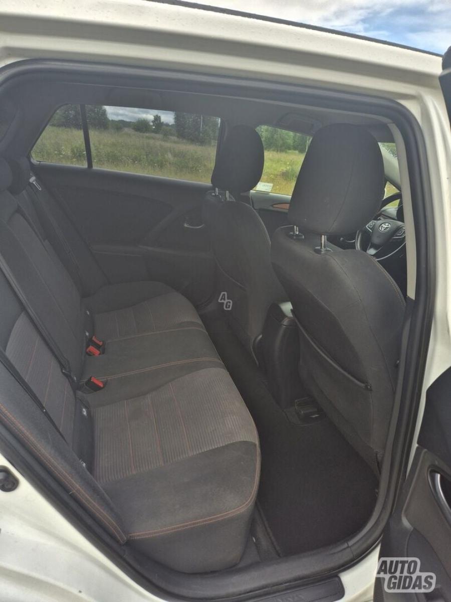 Белый Тойота Авенсис 2015 в Шяуляй, объемом двигателя 1.80 л и пробегом 366 тыс. км за 6500 €, фото 16 на AUTOMOTO.COM.LV
