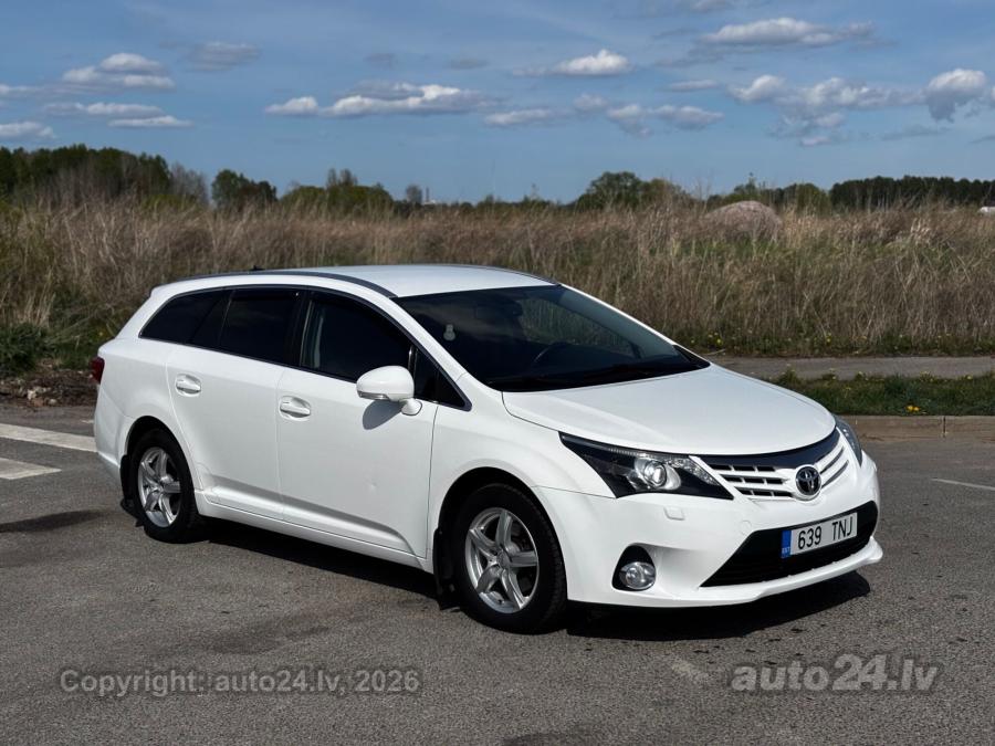 White Toyota Avensis 2015 in Tartu, with an engine capacity of 2.00 L and mileage of 207 thousand km for 7499 €, photo 1 on AUTOMOTO.COM.LV