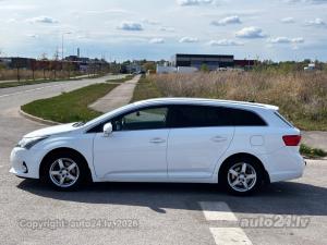 White Toyota Avensis 2015 in Tartu, with an engine capacity of 2.00 L and mileage of 207 thousand km for 7499 €, photo 7 on AUTOMOTO.COM.LV