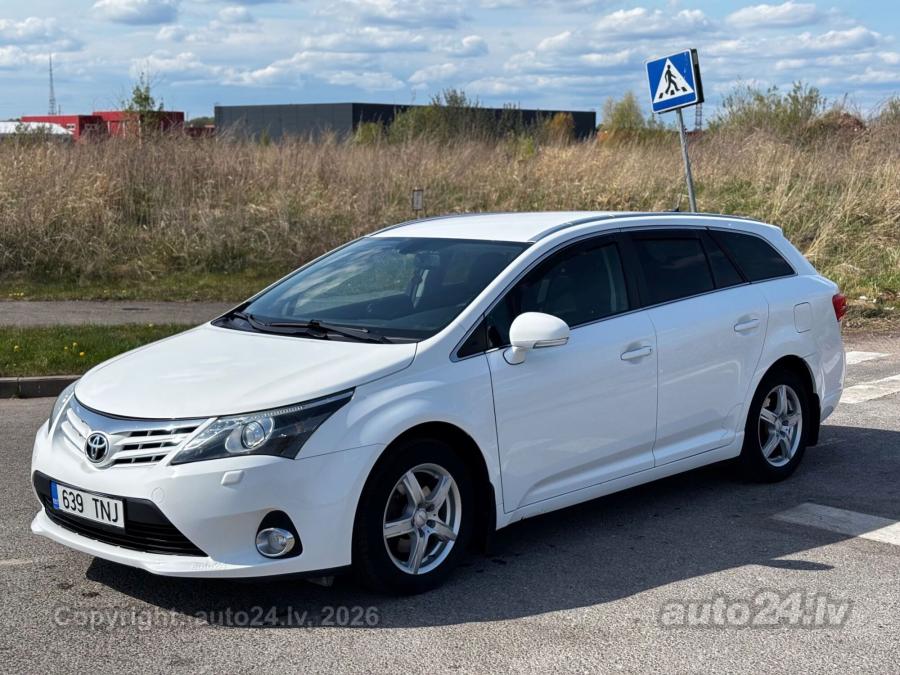 White Toyota Avensis 2015 in Tartu, with an engine capacity of 2.00 L and mileage of 207 thousand km for 7499 €, photo 8 on AUTOMOTO.COM.LV