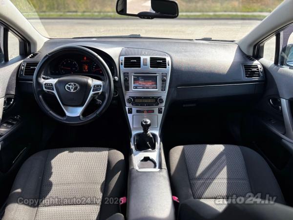 White Toyota Avensis 2015 in Tartu, with an engine capacity of 2.00 L and mileage of 207 thousand km for 7499 €, photo 9 on AUTOMOTO.COM.LV