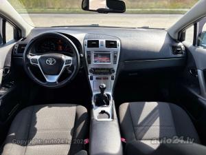 White Toyota Avensis 2015 in Tartu, with an engine capacity of 2.00 L and mileage of 207 thousand km for 7499 €, photo 10 on AUTOMOTO.COM.LV