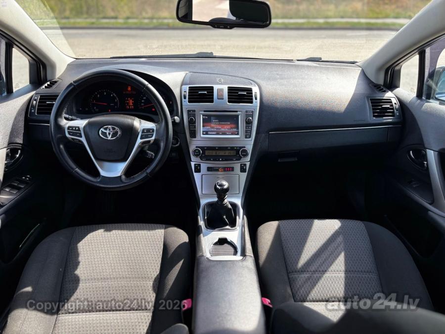 White Toyota Avensis 2015 in Tartu, with an engine capacity of 2.00 L and mileage of 207 thousand km for 7499 €, photo 10 on AUTOMOTO.COM.LV