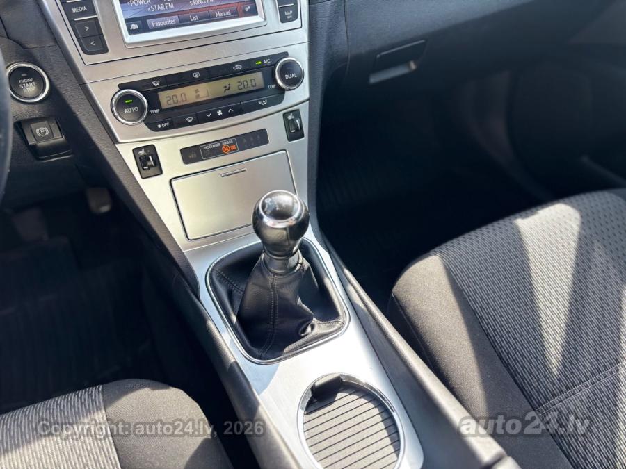 White Toyota Avensis 2015 in Tartu, with an engine capacity of 2.00 L and mileage of 207 thousand km for 7499 €, photo 13 on AUTOMOTO.COM.LV