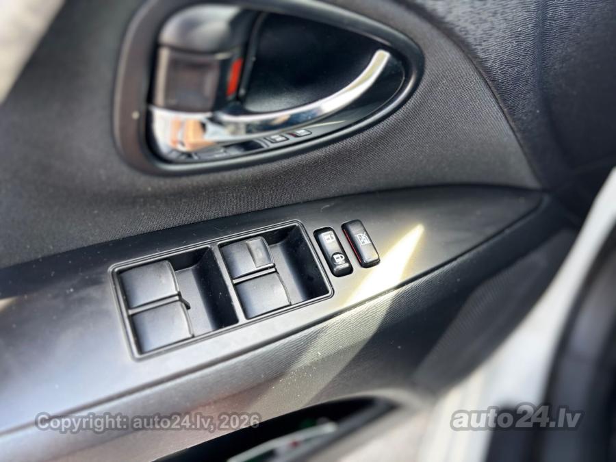 White Toyota Avensis 2015 in Tartu, with an engine capacity of 2.00 L and mileage of 207 thousand km for 7499 €, photo 19 on AUTOMOTO.COM.LV