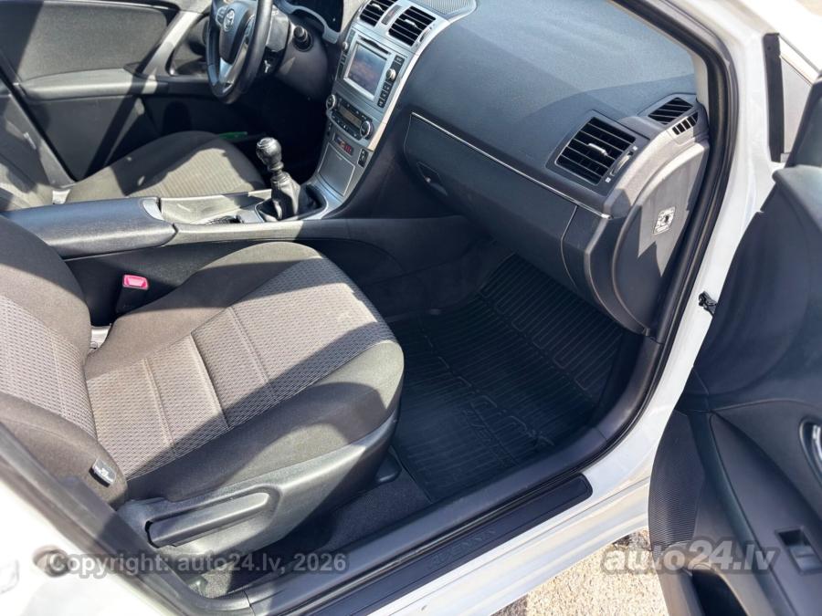 White Toyota Avensis 2015 in Tartu, with an engine capacity of 2.00 L and mileage of 207 thousand km for 7499 €, photo 21 on AUTOMOTO.COM.LV