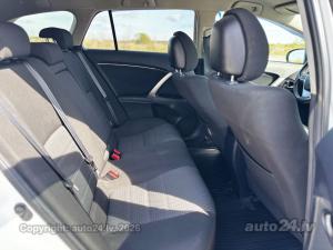 White Toyota Avensis 2015 in Tartu, with an engine capacity of 2.00 L and mileage of 207 thousand km for 7499 €, photo 22 on AUTOMOTO.COM.LV