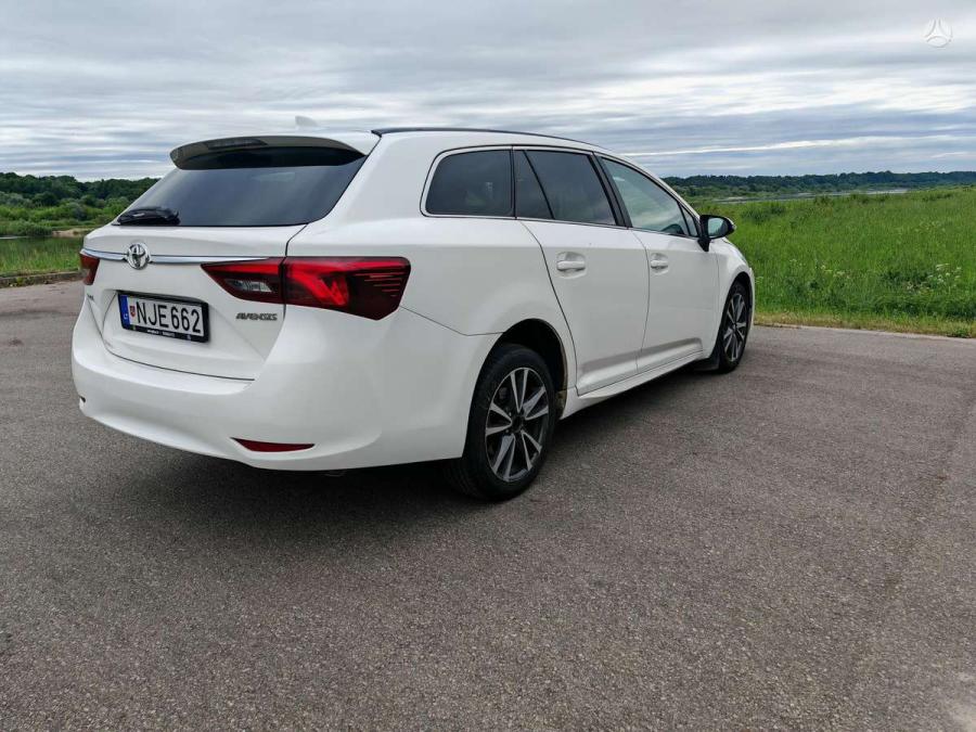 Белый Тойота Авенсис 2015 в Вильнюс, объемом двигателя 1.99 л и пробегом 332 тыс. км за 7500 €, фото 5 на AUTOMOTO.COM.LV