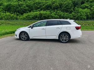 Белый Тойота Авенсис 2015 в Вильнюс, объемом двигателя 1.99 л и пробегом 332 тыс. км за 7500 €, фото 7 на AUTOMOTO.COM.LV