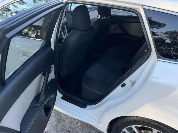 Balts Toyota Avensis 2015 Viļņa, ar dzinēja tilpumu 1.99 L un nobraukumu 332 tūkst. km par 7500 €, foto 9 vietnē AUTOMOTO.COM.LV