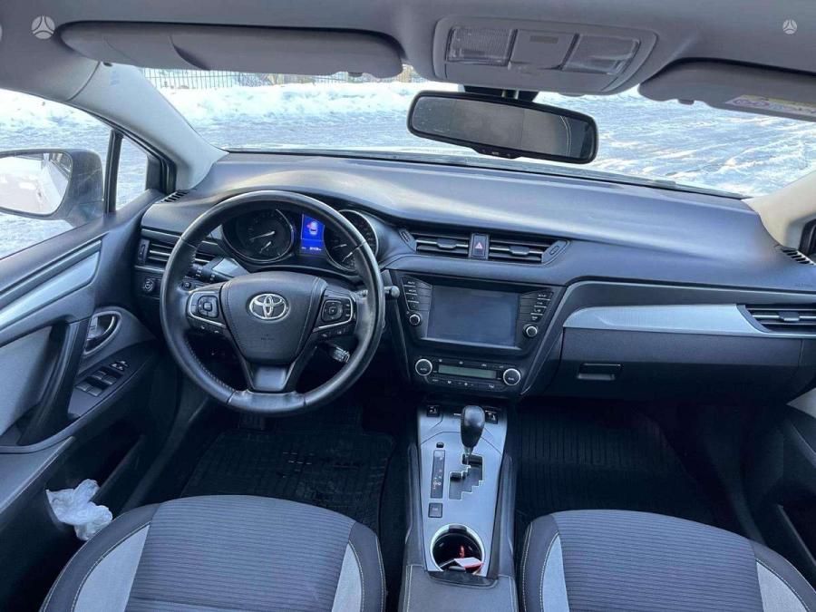 Белый Тойота Авенсис 2015 в Вильнюс, объемом двигателя 1.99 л и пробегом 332 тыс. км за 7500 €, фото 12 на AUTOMOTO.COM.LV