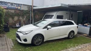 Белый Тойота Авенсис 2015 в Рига, объемом двигателя 2.00 л и пробегом 335 тыс. км за 8199 €, фото  на AUTOMOTO.COM.LV