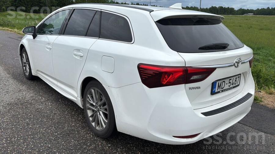 Balts Toyota Avensis 2015 Rīga, ar dzinēja tilpumu 2.00 L un nobraukumu 335 tūkst. km par 8199 €, foto 9 vietnē AUTOMOTO.COM.LV