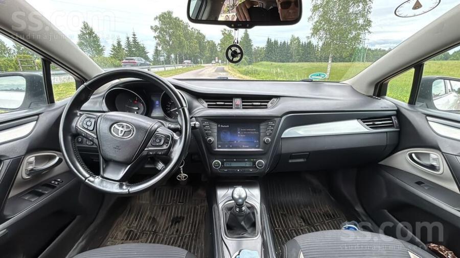 Белый Тойота Авенсис 2015 в Рига, объемом двигателя 2.00 л и пробегом 336 тыс. км за 7850 €, фото 6 на AUTOMOTO.COM.LV