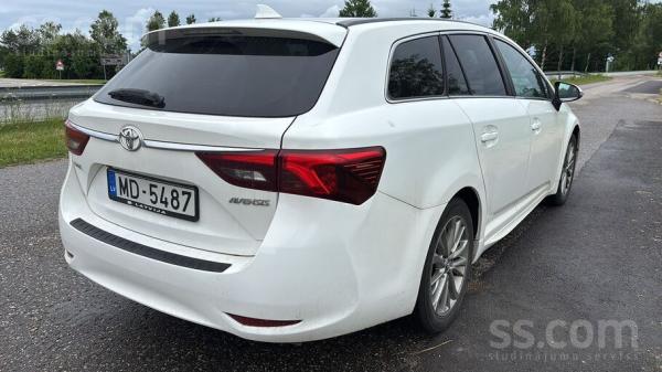 Toyota Avensis 2015 Rīga vietnē Balts Toyota Avensis 2015 Rīga, ar dzinēja tilpumu 2.00 L un nobraukumu 336 tūkst. km par 7850 €, foto 7 vietnē AUTOMOTO.COM.LV