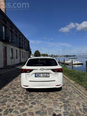 Balts Toyota Avensis 2015 Rīga, ar dzinēja tilpumu 2.00 L un nobraukumu 336 tūkst. km par 7850 €, foto 5 vietnē AUTOMOTO.COM.LV