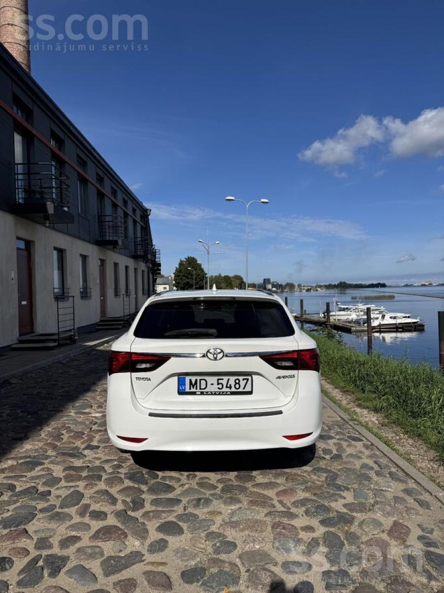 Balts Toyota Avensis 2015 Rīga, ar dzinēja tilpumu 2.00 L un nobraukumu 336 tūkst. km par 7850 €, foto 5 vietnē AUTOMOTO.COM.LV
