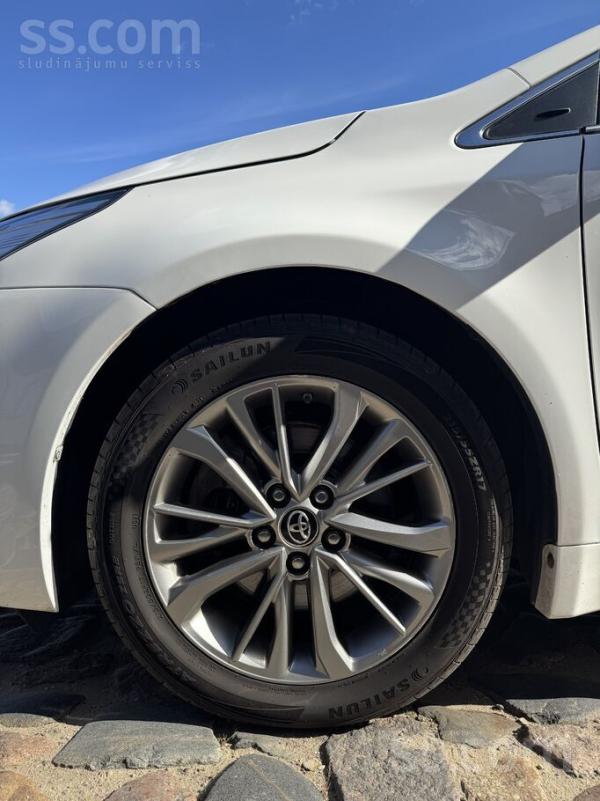 Balts Toyota Avensis 2015 Rīga, ar dzinēja tilpumu 2.00 L un nobraukumu 336 tūkst. km par 7850 €, foto 8 vietnē AUTOMOTO.COM.LV