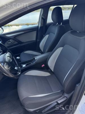 Balts Toyota Avensis 2015 Rīga, ar dzinēja tilpumu 2.00 L un nobraukumu 336 tūkst. km par 7850 €, foto 14 vietnē AUTOMOTO.COM.LV