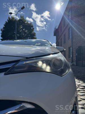 Balts Toyota Avensis 2015 Rīga, ar dzinēja tilpumu 2.00 L un nobraukumu 336 tūkst. km par 7850 €, foto 23 vietnē AUTOMOTO.COM.LV