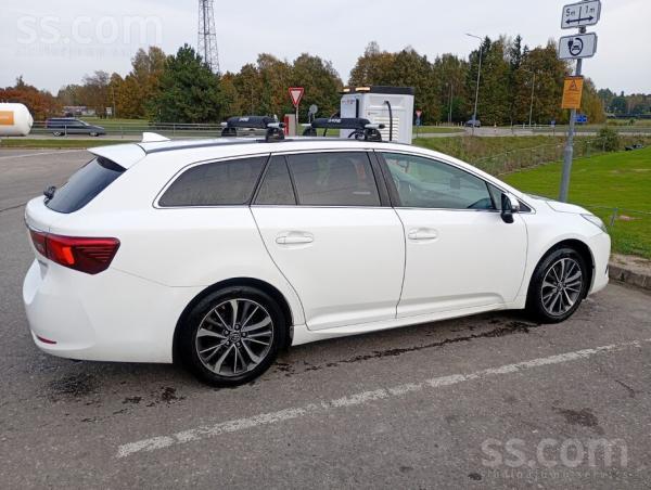 Тойота Авенсис 2015 в Тукумс на AUTOMOTO.COM.LV Белый Тойота Авенсис 2015 в Тукумс, объемом двигателя 2.00 л и пробегом 246 тыс. км за 5800 €, фото 3 на AUTOMOTO.COM.LV